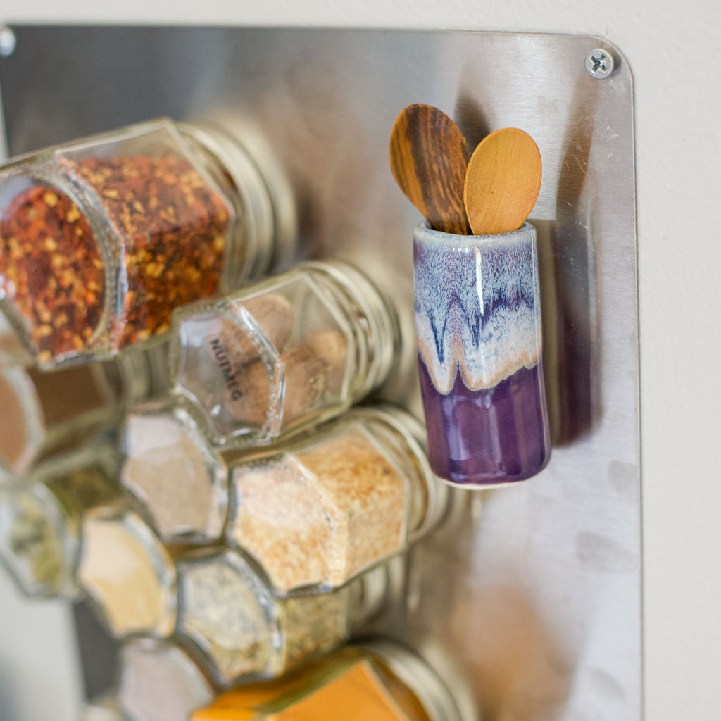 Ceramic Magnetic Spoon Holder – Gneiss Spice